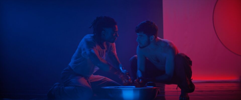 Night Stage by Marcio Reolon, Filipe Matzembacher Review